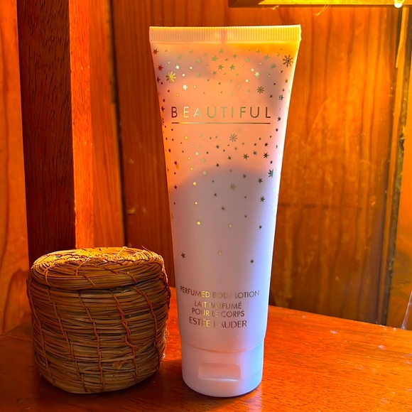 Estee Lauder | Bath & Body | Beautiful Este Lauder Perfumed Body Lotion ...